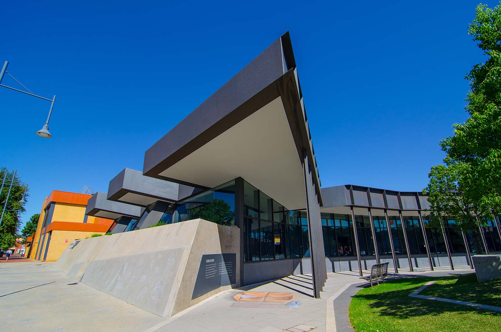 Local Area Accommodation and Activities in Albury